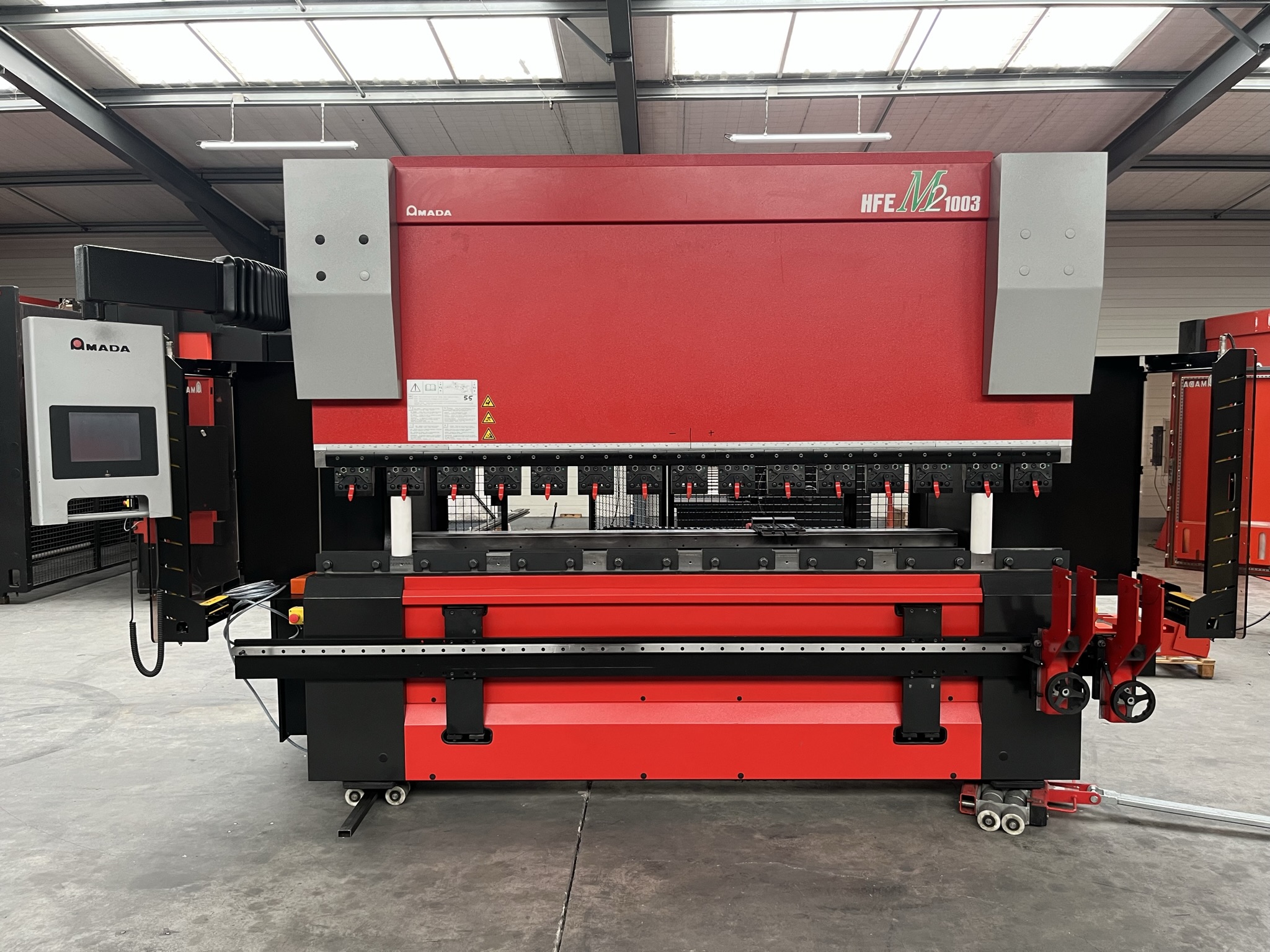 Achetez Presse Plieuse AMADA 3050 x 100T | D.M.O Machines Outils